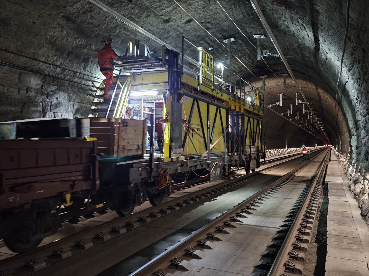 Little_poetry cam porn treat her nice, she has rules and